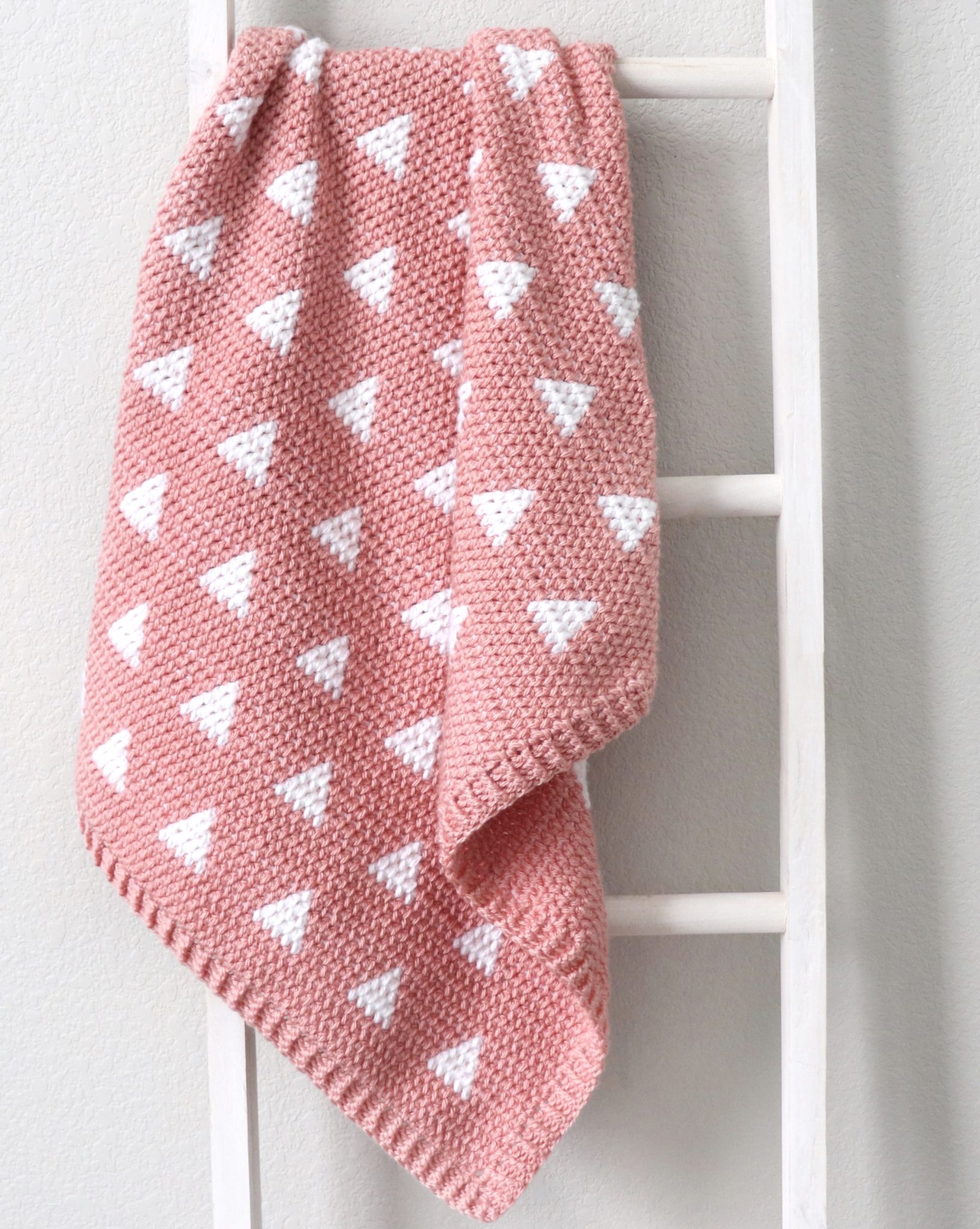 Crochet Triangles Baby Blanket - Daisy Farm Crafts