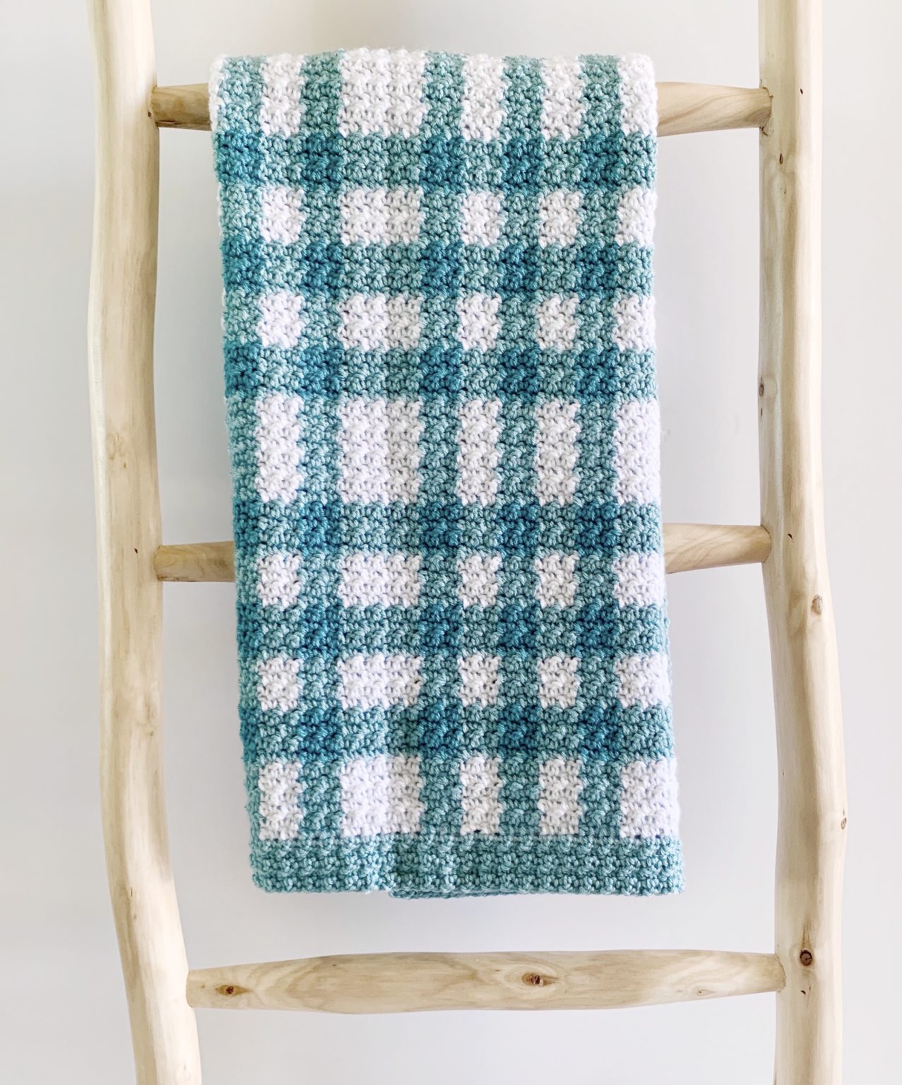20 Crochet Gingham Blanket Patterns - Daisy Farm Crafts