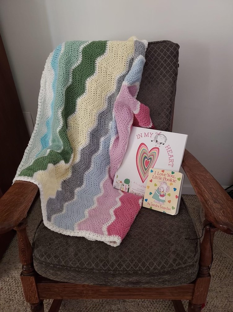 Children Book and Blanket Pairs Part 2- More Ideas! - Daisy Farm Crafts