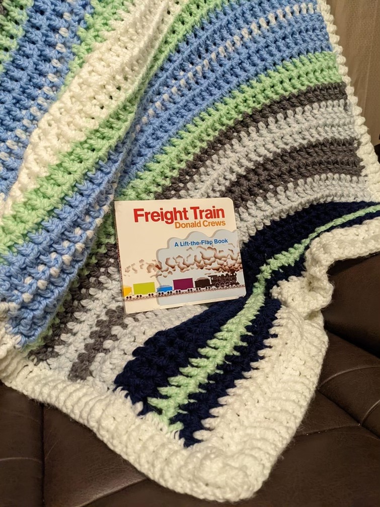 Children Book and Blanket Pairs Part 2- More Ideas! - Daisy Farm Crafts