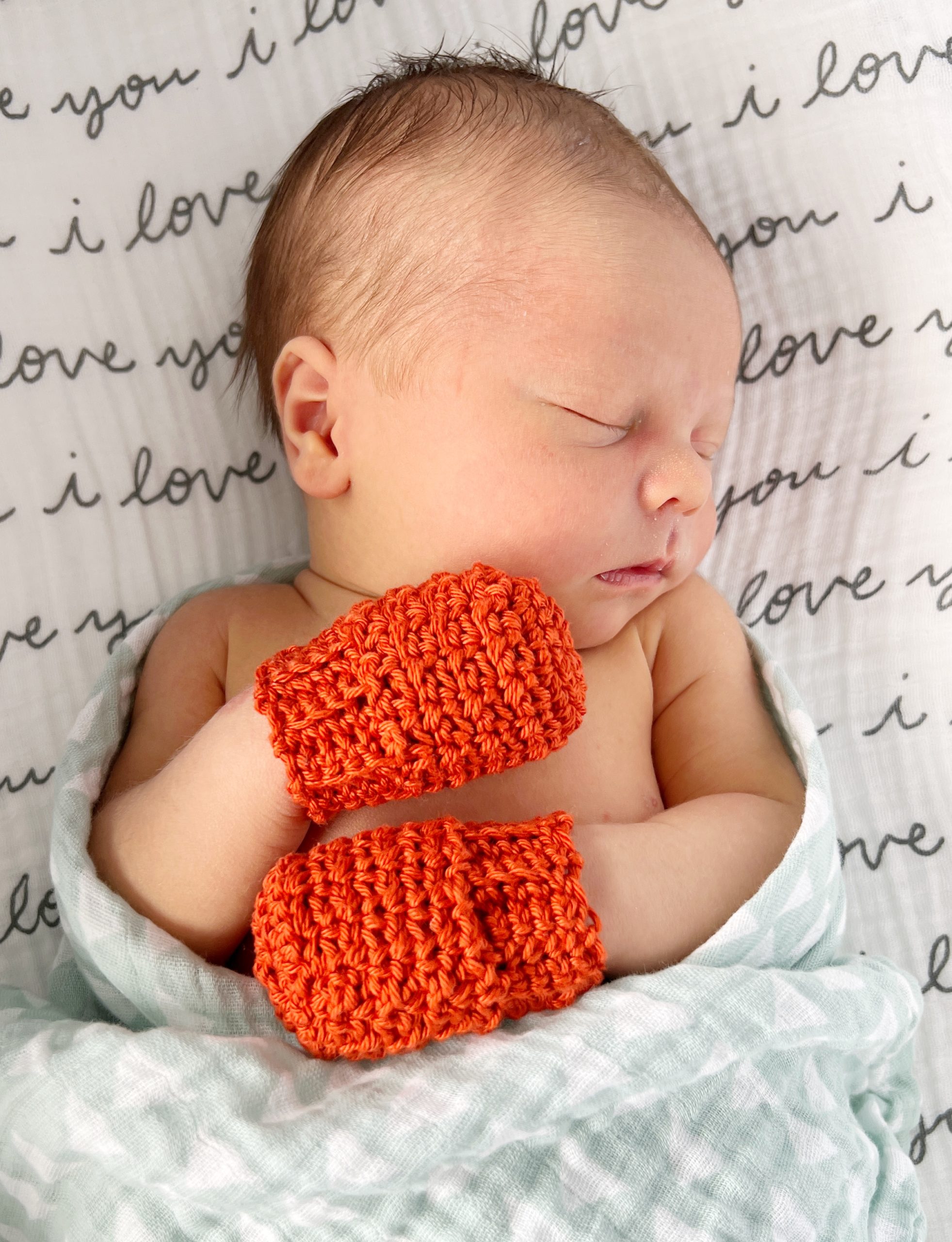 Crochet Newborn Mittens - Daisy Farm Crafts