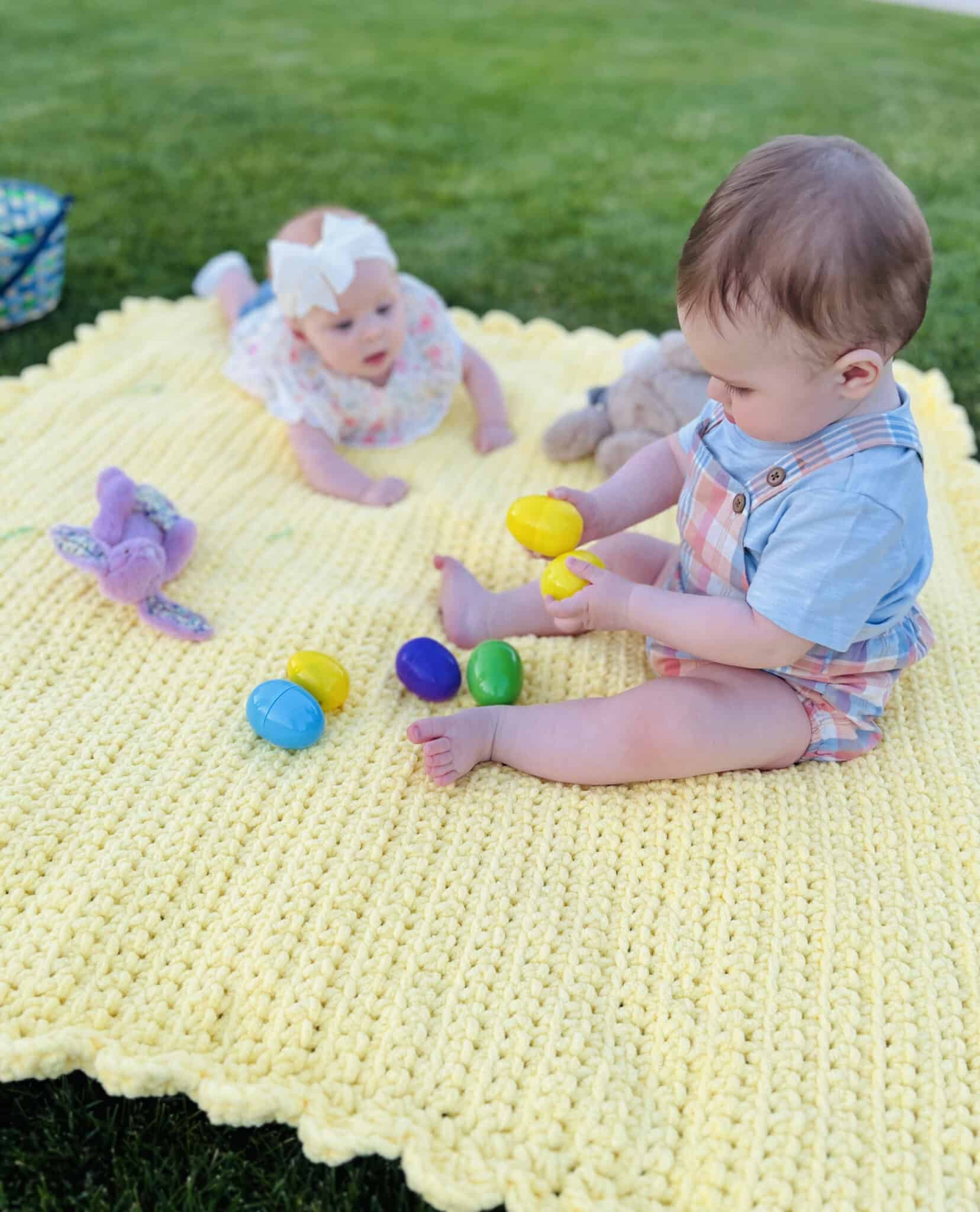 Crochet Spring Scallop Baby Playmat - Daisy Farm Crafts