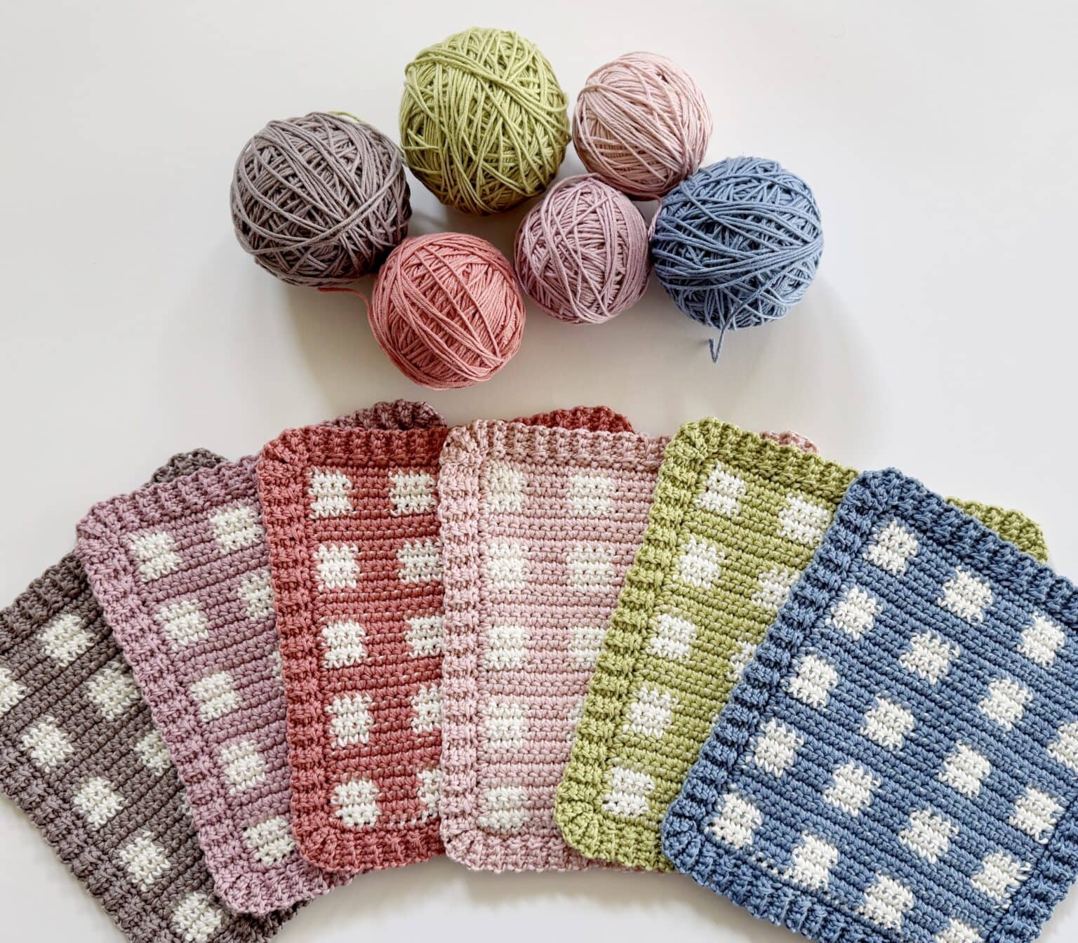 Crochet Spring Picnic Dishcloths - Daisy Farm Crafts